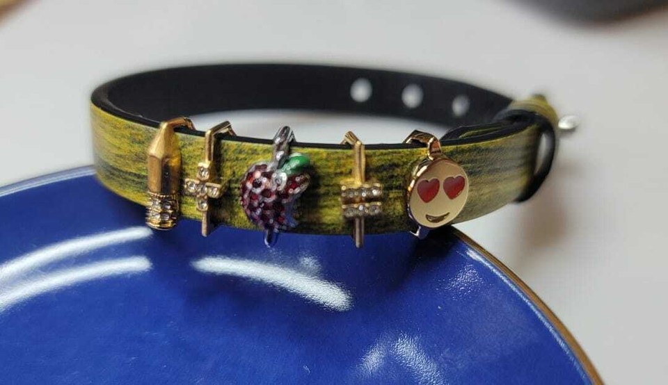 Keep Collective gold PLUS/EQUAL charms/set, rare/retired/vintage ...