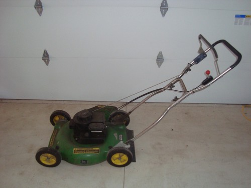 Antique John Deere Push Mower Vintage Briggs and Stratton Engine ...