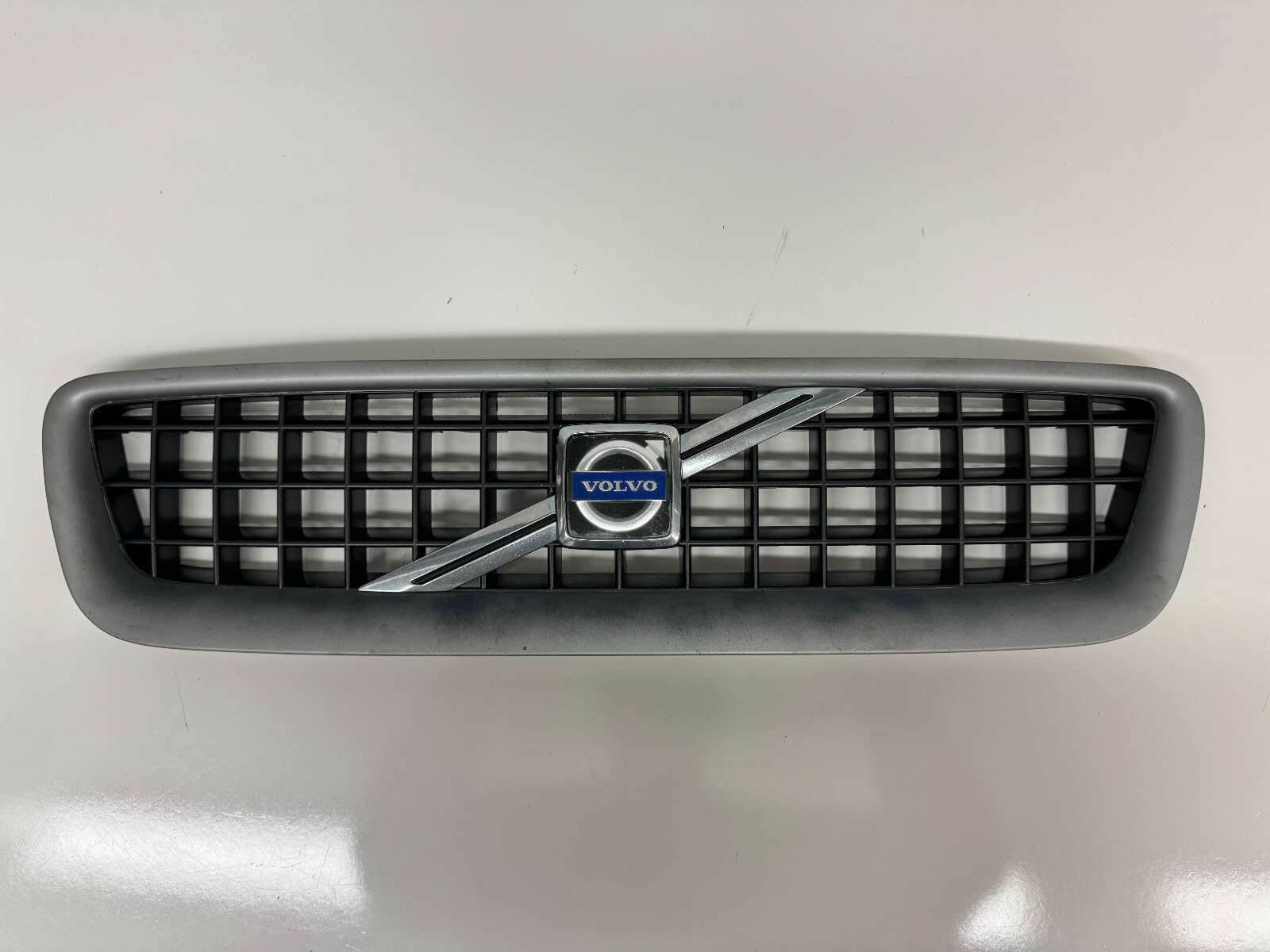 2004-2007 Volvo S60R V70R Front Upper Grill Assembly 8659018 | Genuine ...