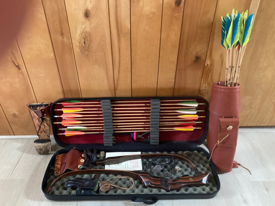 Black Widow Takedown Recurve bow with case and necessities. See description | eBay