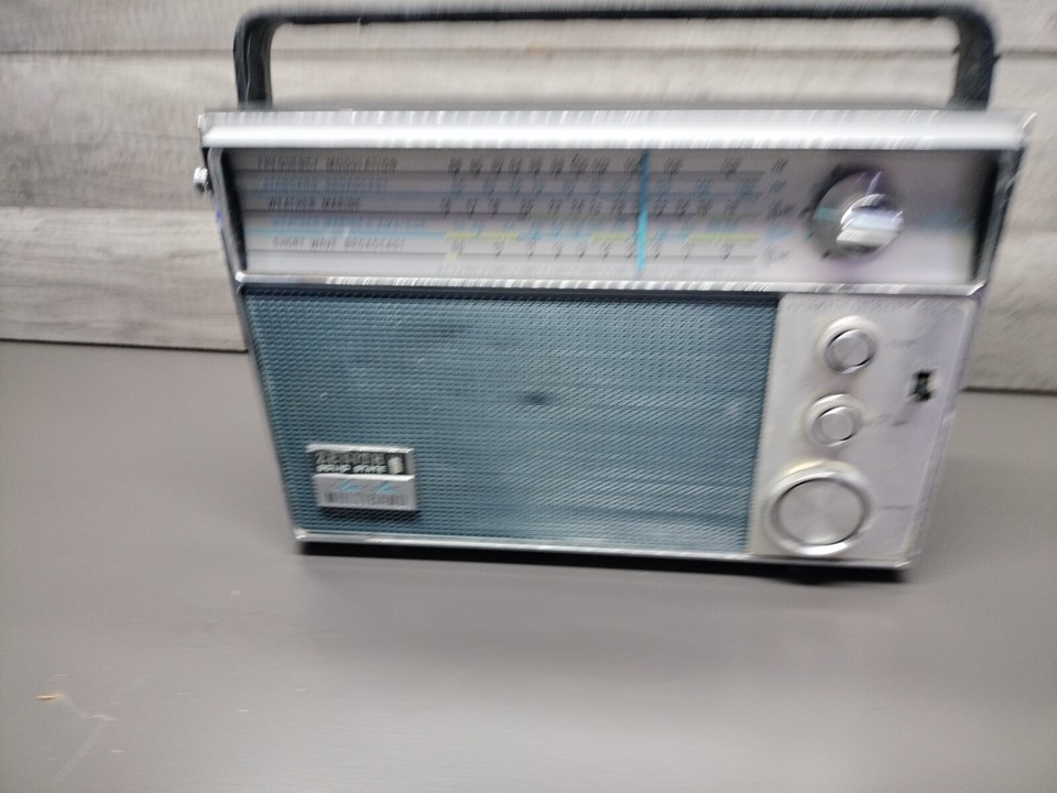 Zenith Solid State FM/AM Multiband Radio Royal 94 inter-oceanic ...