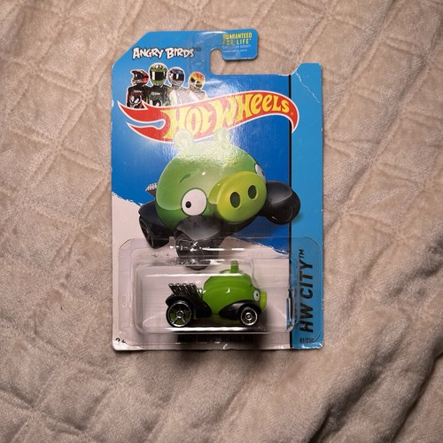 Hot Wheels - HW CITY - GREEN ANGRY BIRDS - MINION PIG | eBay