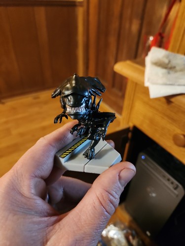 Loot Crate Exclusive Queen Takes Bishop Aliens Mini Figure Collector's ...