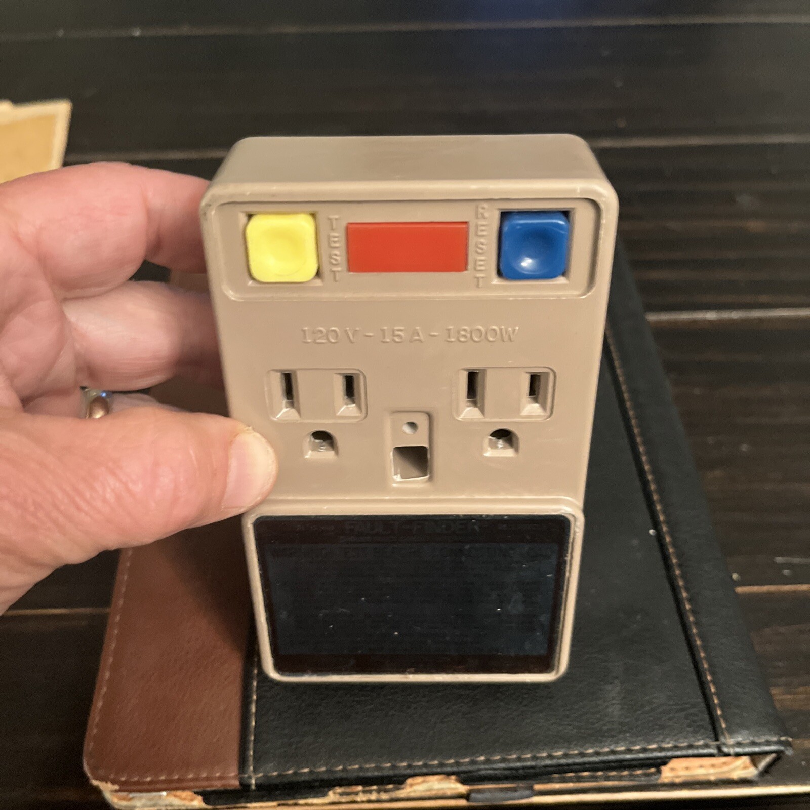 BELL Electric Plug In FAULT-FINDER Duplex Receptacle 15A 120V 1800W CAT ...