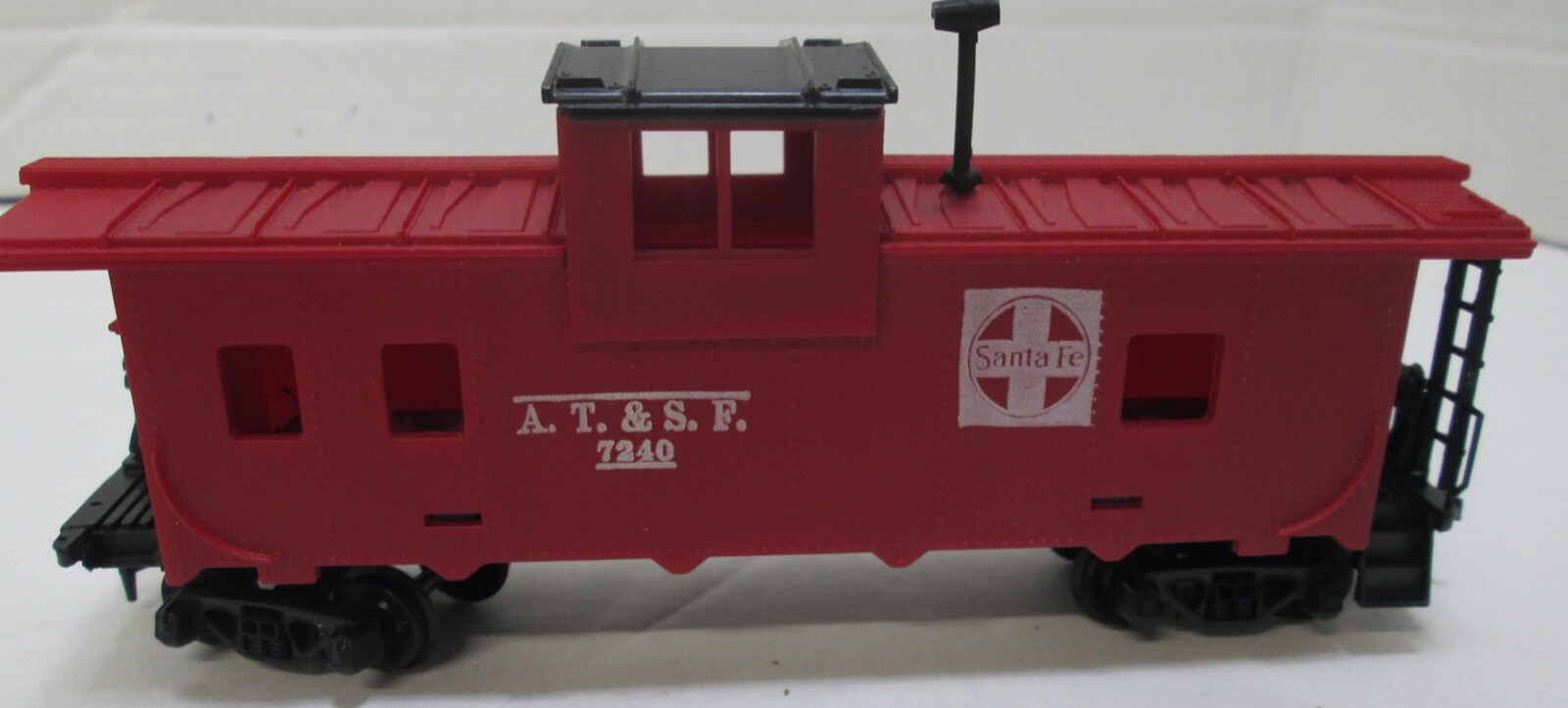 Lot of 5 HO Scale Freight Cars - Hopper, Boxcar & Cabooses | eBay