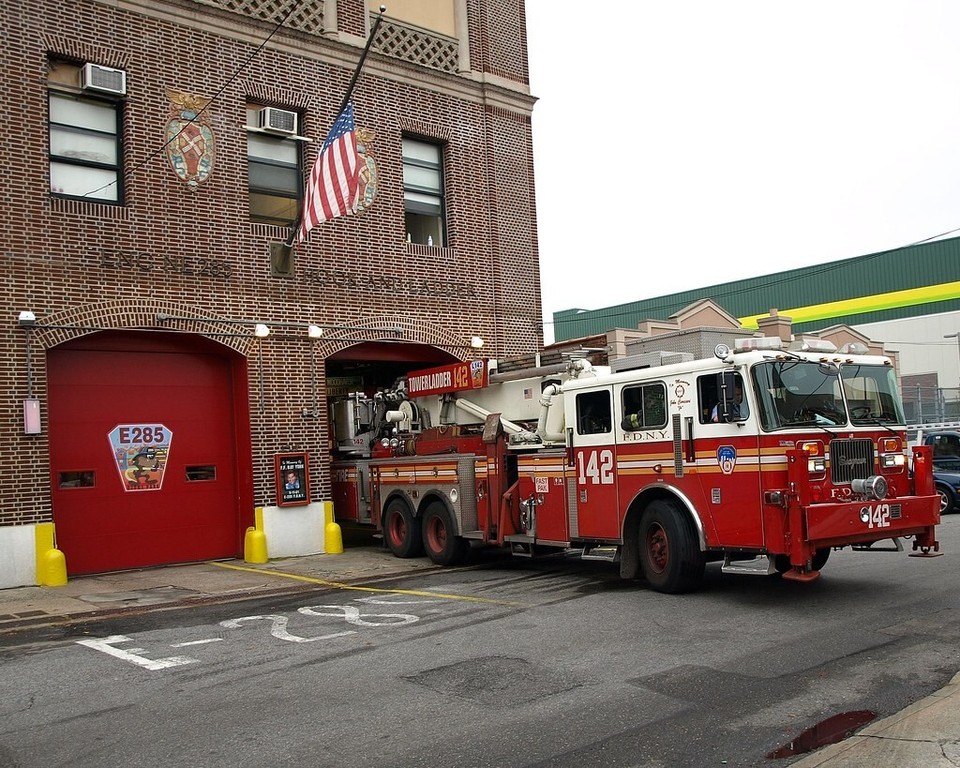 FDNY-New York City Fire Department Engine 285 L 142 Ozone Park patch-B ...
