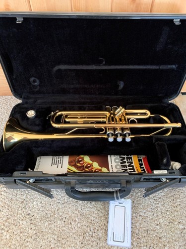 Yamaha Advantage Trumpet - Gold (YTR-200AD) Well Maintained w/ Hard ...