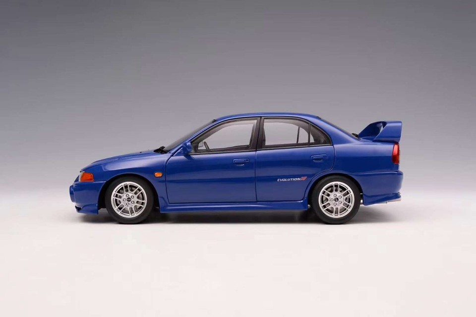 MOTORHELIX 1/18 MITSUBISHI LANCER EVO IV WITH ORIGINAL LICENSE (PRESALE ...