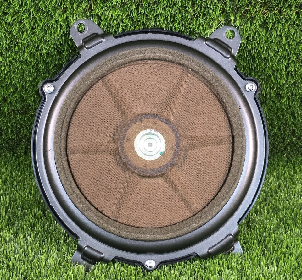 2014-2018 Lexus ES350 IS250 IS350 Rear Subwoofer 86160-0Wx30 Oem used ...