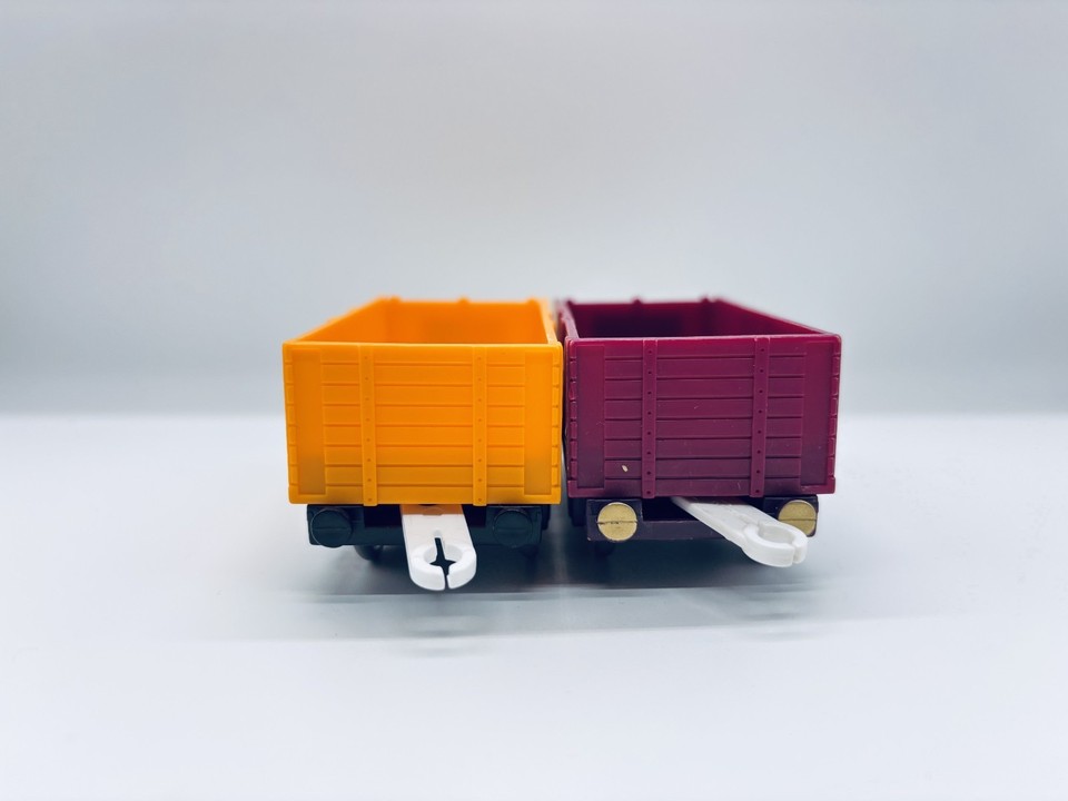 Thomas & Friends TOMY Plarail Trackmaster Oliver Motorized Train Tested ...