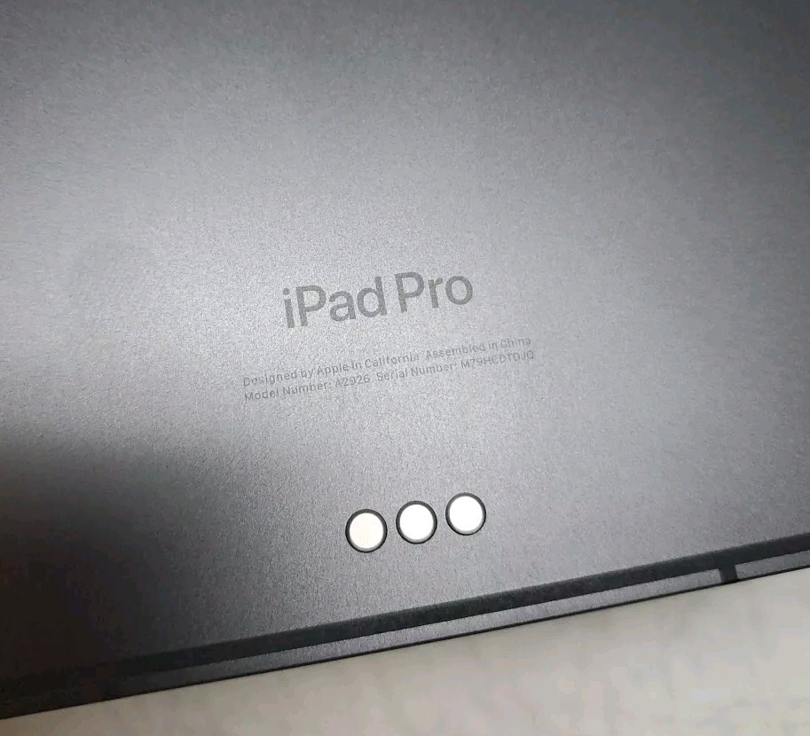 Apple iPad Pro 13" M4 A2926 - 256GB - Space Black (Unlocked) Good ...