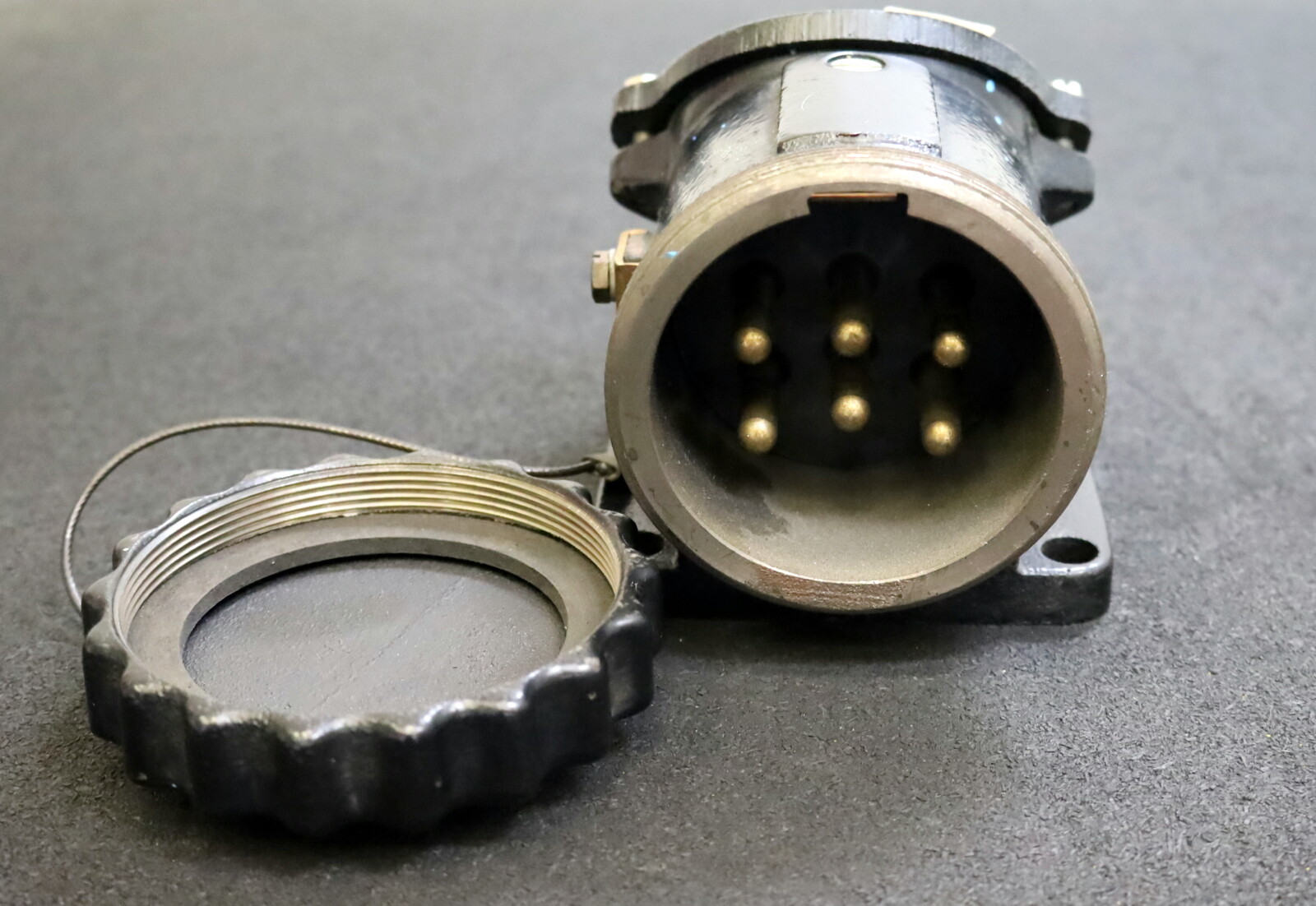 JOHANN LEIDEL Gerätestecker zum Anschrauben D 58 Polzahl 6 +E mit ...