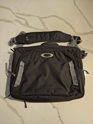 Oakley Black Padded Laptop Messenger bag briefcase Multi Pocket ...