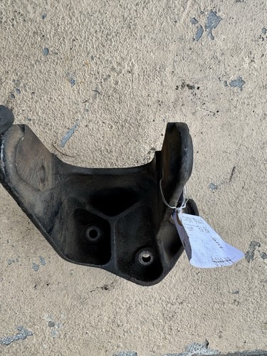 Jeep YJ 4.2L 6 Cyl Driver Side motor mount bracket 258 engine ...