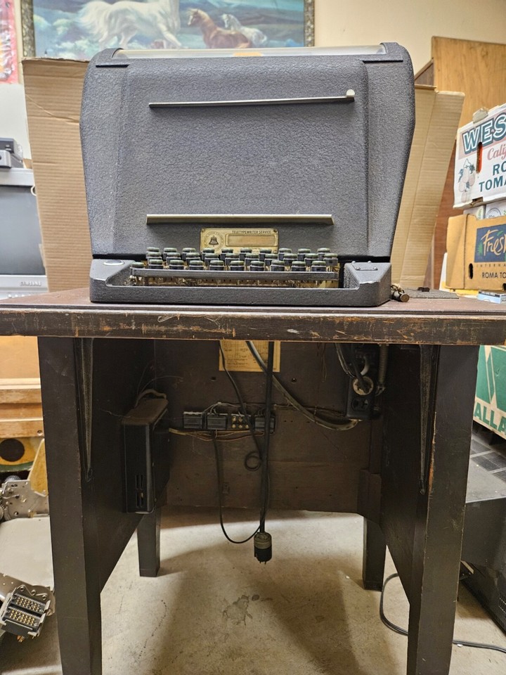 Rare Vintage Teletype Corporation Teletype Model 26 With Table | eBay