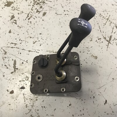 2000 3000 4600SU NEW FORD TRACTOR TRANSMISSION SHIFT COVER PLATE ...