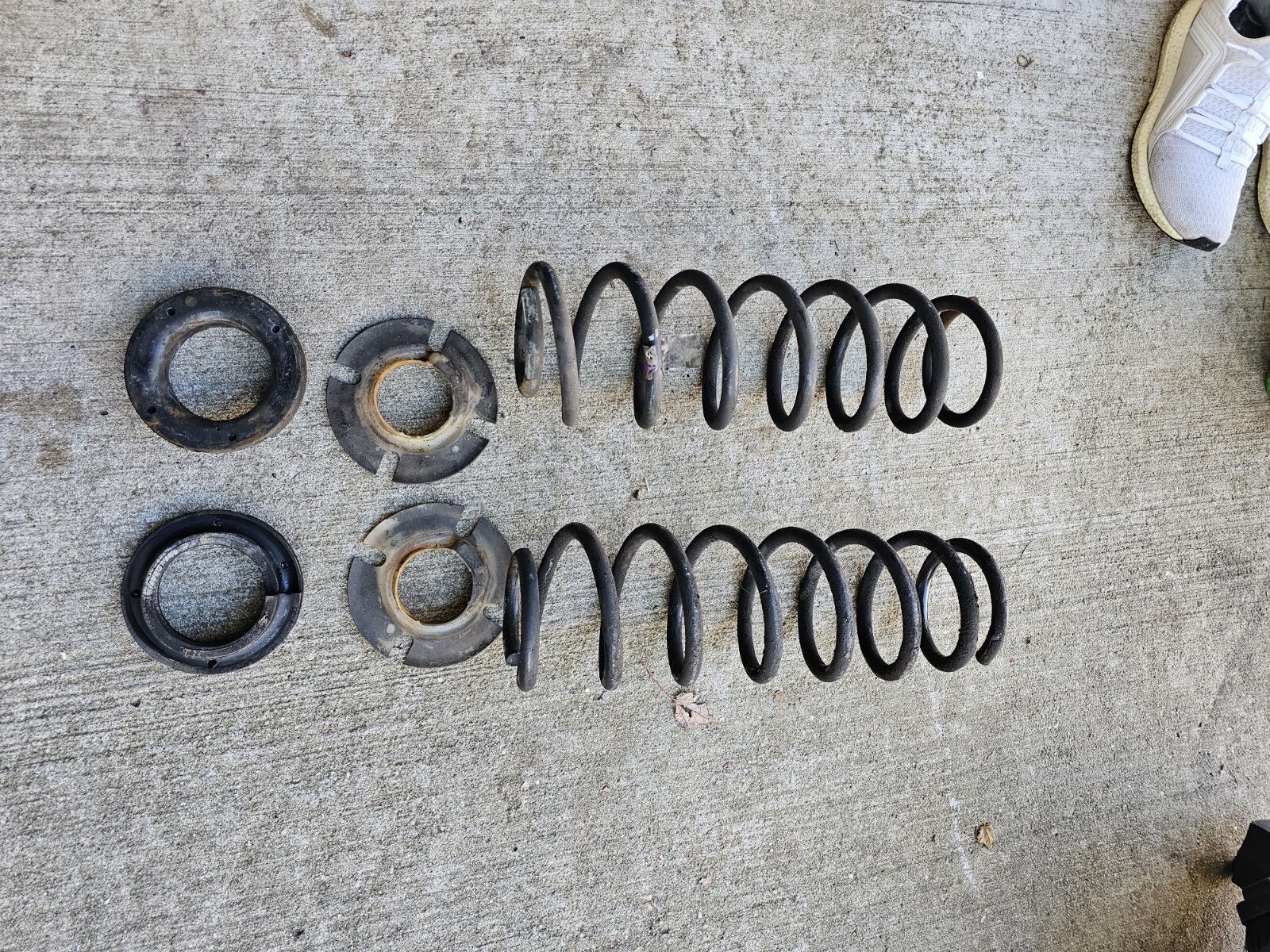Ford Rear Coil Spring Set | eBay