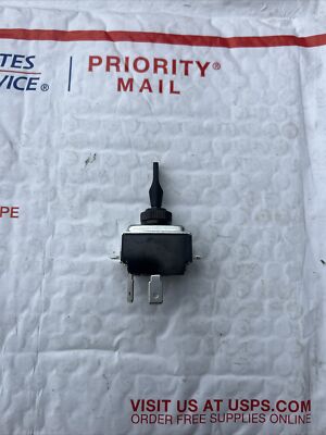 Toggle Switch for Freightliner FLD Class. S-20676 Ref. CTH 8956K897 ...