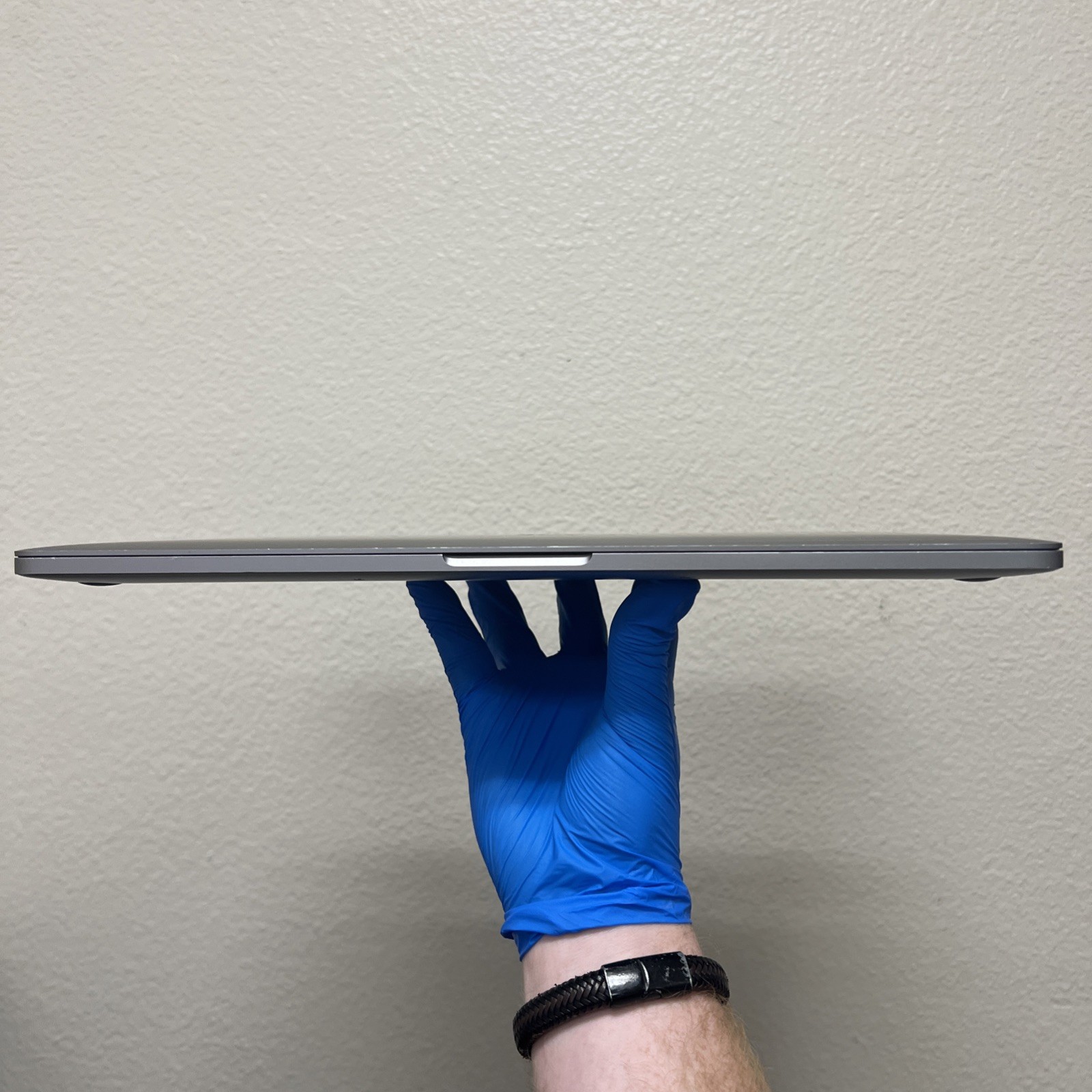 Apple MacBook Pro 15.4 in 2016 Space Gray/Intel Core i7 6th Gen. 2.60 ...