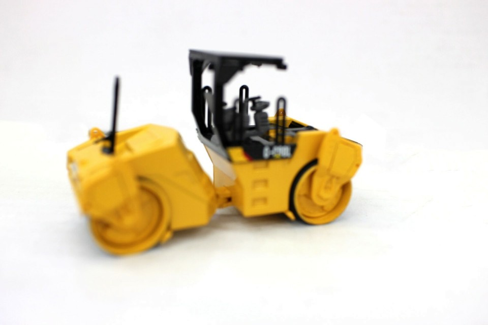 C-COOL Vibratory Asphalt Compactor 1:64 Scale Engineering Vehicle Model ...