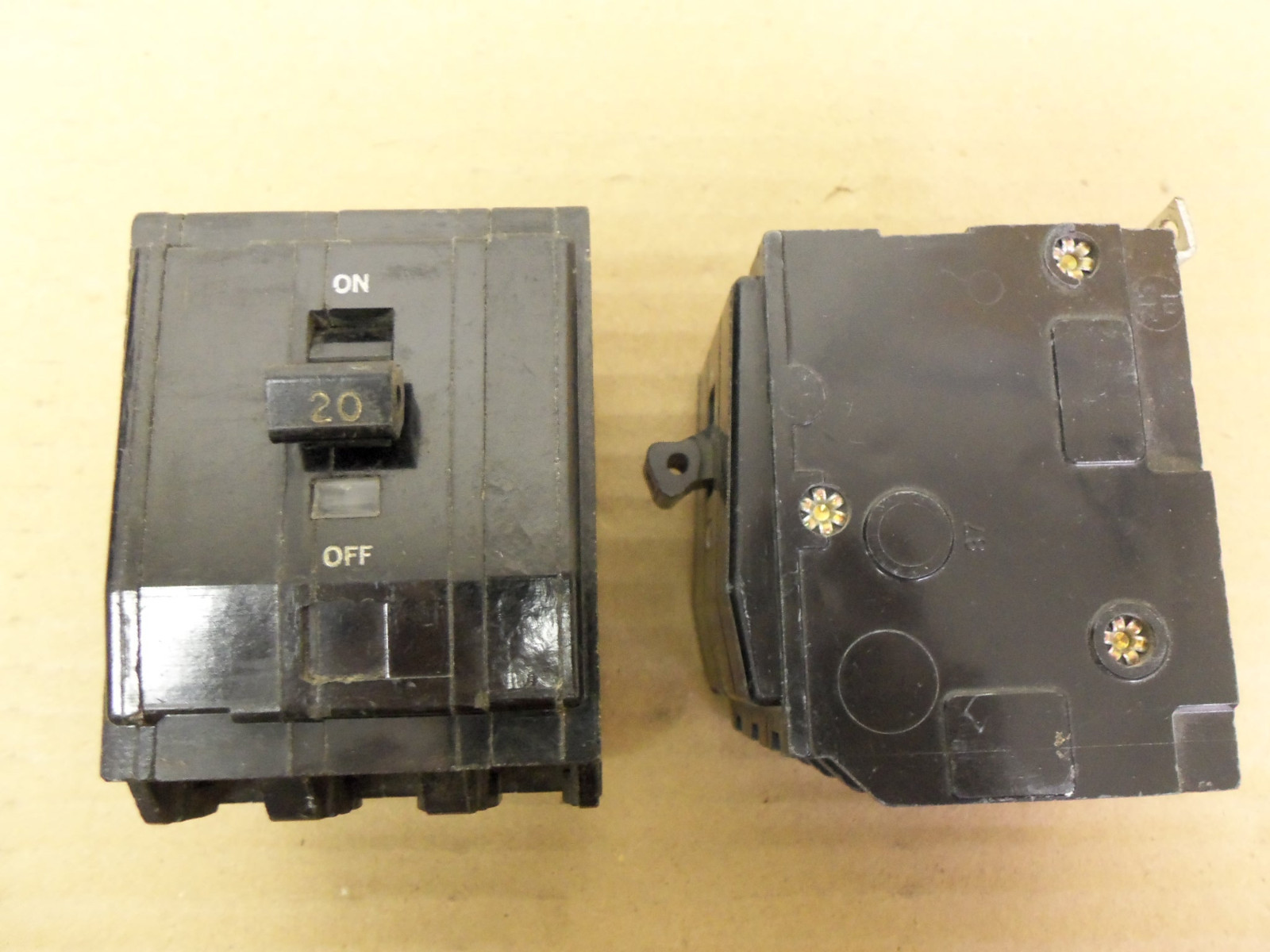 SQUARE D QOB320 QOB 3 POLE 240V 20 AMP 10KA CIRCUIT BREAKER BLACK ""AK ...