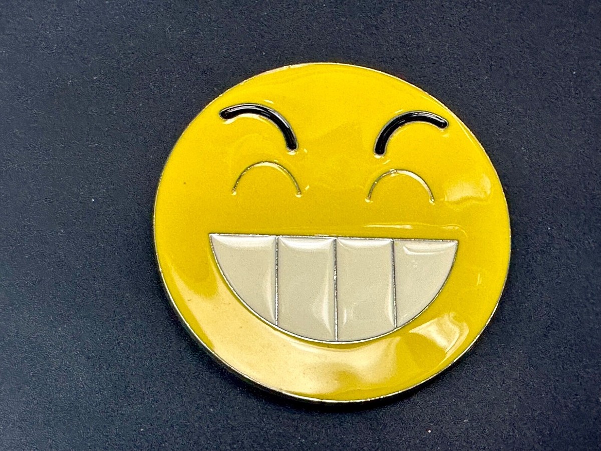 Cheesy Grin Emoticon