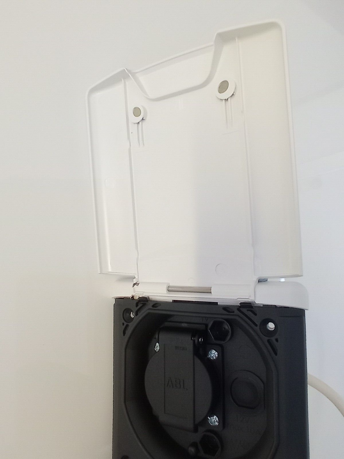 Caravan External Socket 3 Pin 230V Electric Mains Outlet Housing Box ...