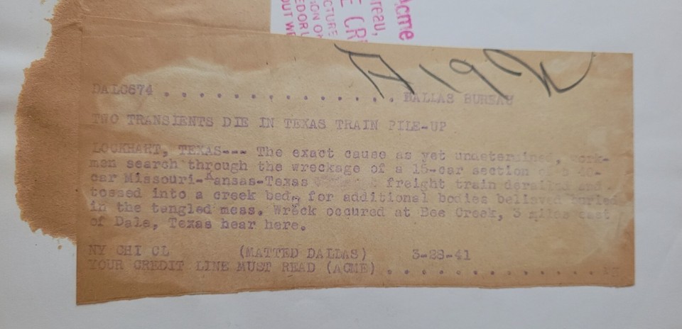 LOCKHART, TEXAS ORIGINAL PHOTO TRAIN WRECK VINTAGE 7 X 9 INCH RAILROAD ...