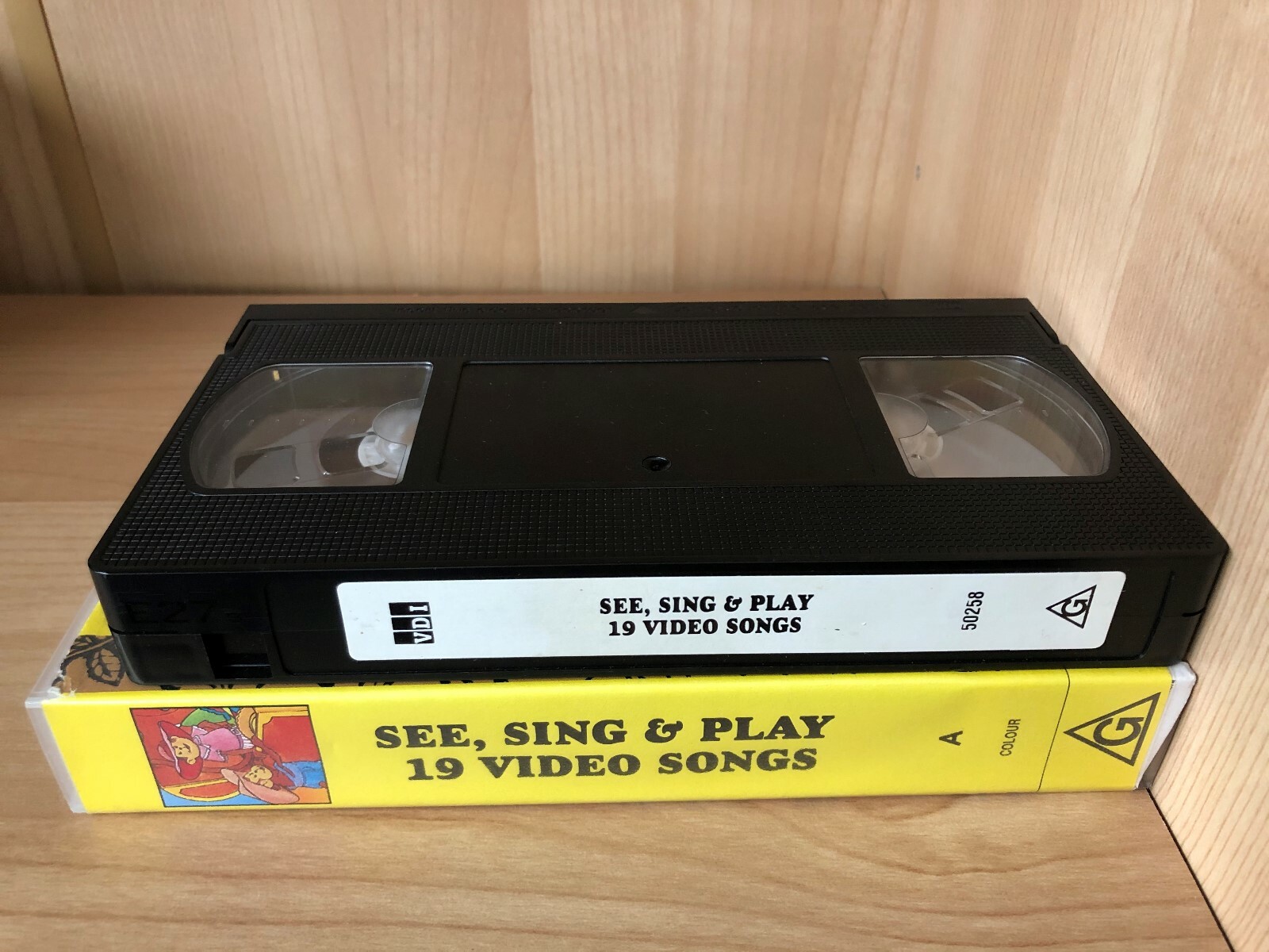 SEE, SING & PLAY ~ GOLDEN BOOK VIDEO CLASSIC ~ PAL VHS VIDEO | eBay
