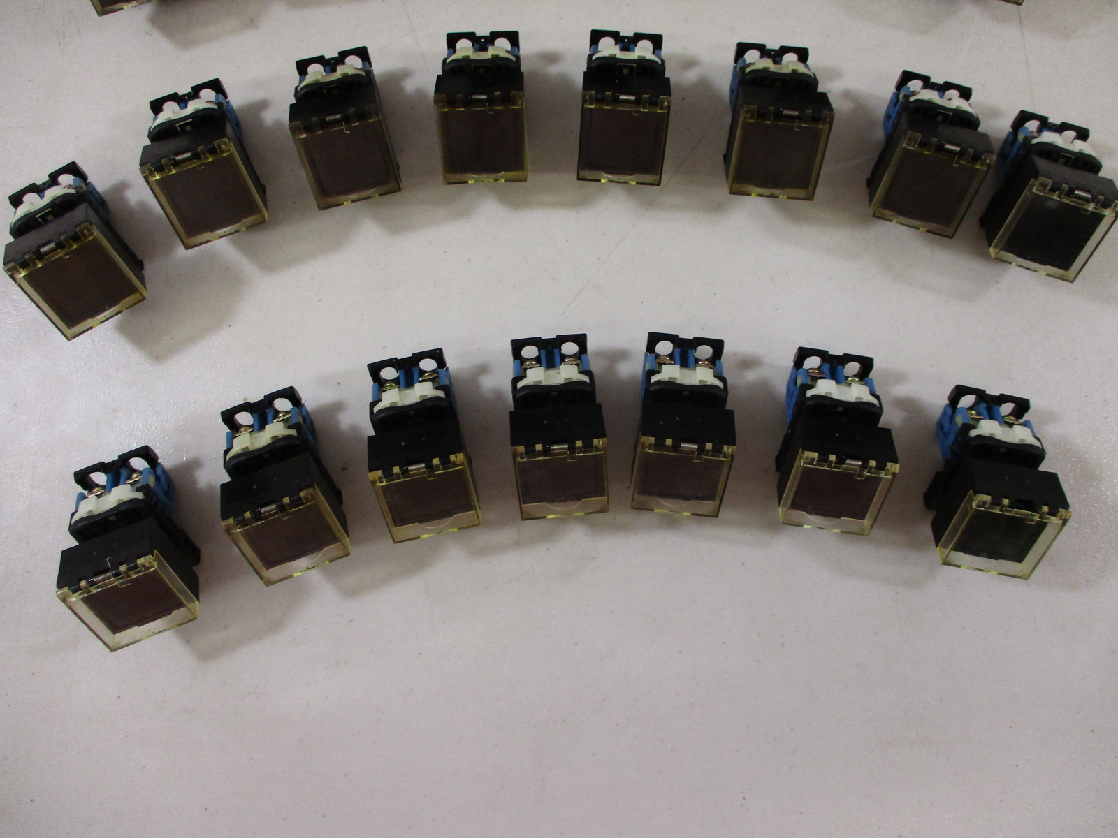 (LOT OF 23) FUJI AR22FOS MOMENTARY PUSH BUTTON BLACK AR22F0S 250V 6A | eBay