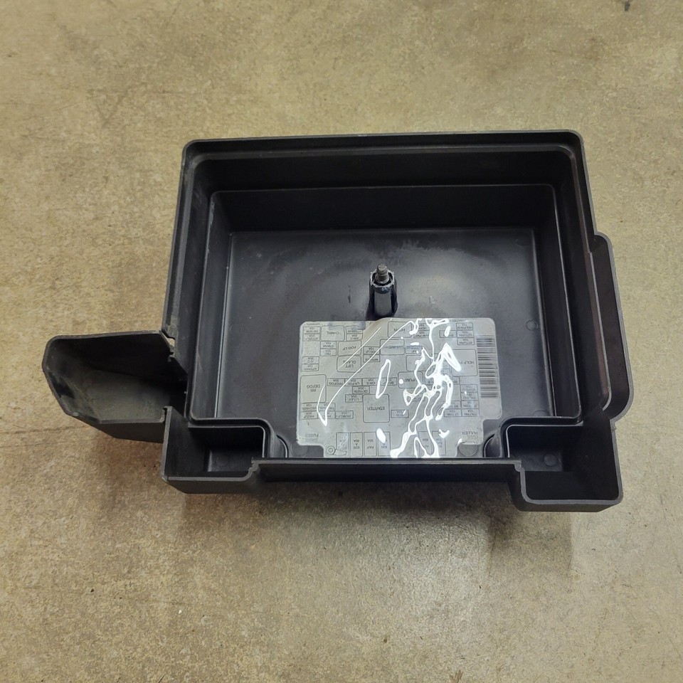 98 99 00 01 02 03 04 05 Blazer Engine Fuse Box Cover Panel TRIM OEM | eBay