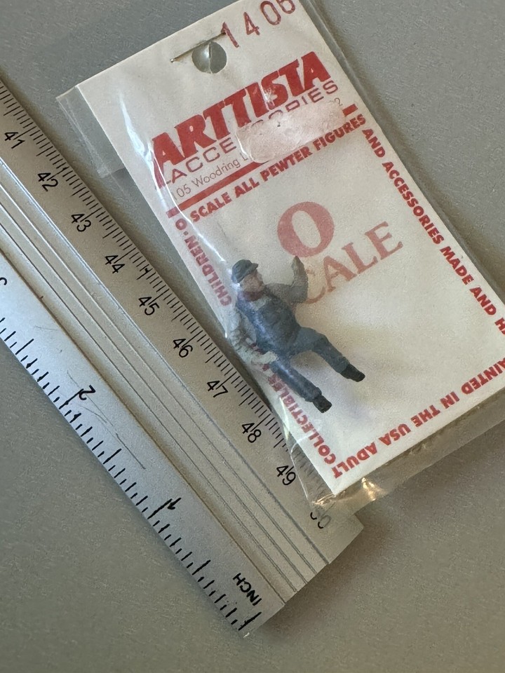 Arttista #1406 - Engineer Sitting - O Scale Figure - Model Trains - New ...