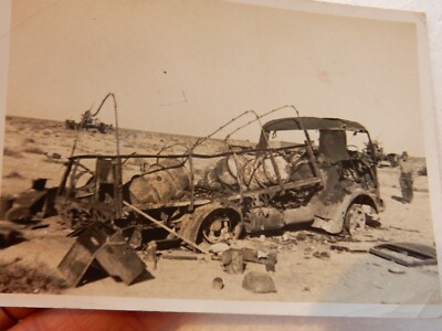 WW2 PRIVATE PHOTO WESTERN DESERT WAR ITALIAN FUEL LORRY DESTROYED BY ...