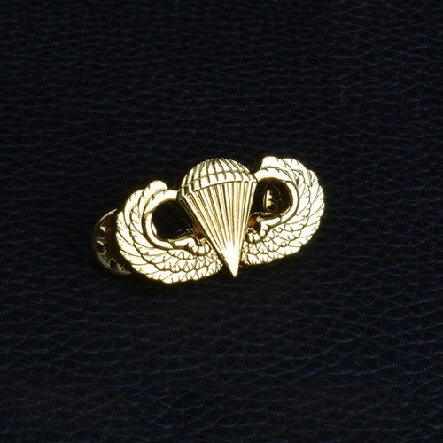 US ARMY Airborne Parachutist Paratrooper Jump Wings Insignia Pin Golden ...