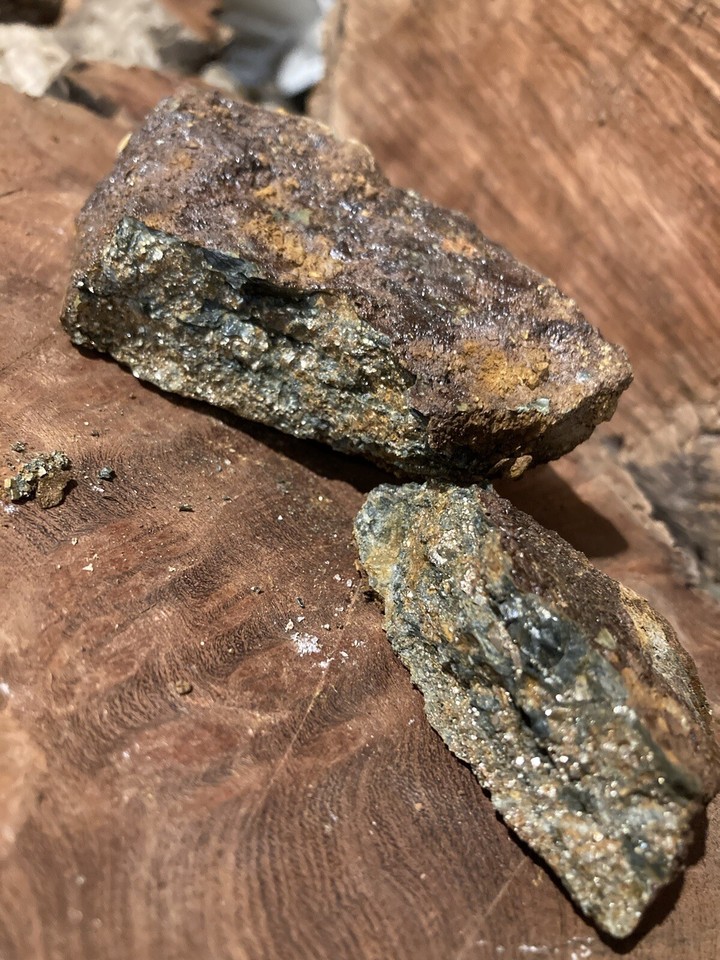 10 Kilos of green shale arizona gold silver copper ore from the vein | eBay