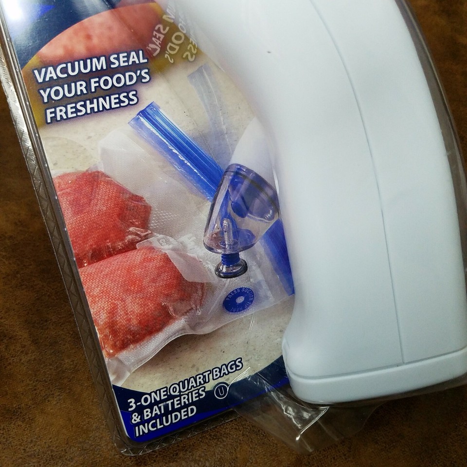 Reynolds Handi-Vac Vacuum Food Storage System Sealer Kit w Bags New ...