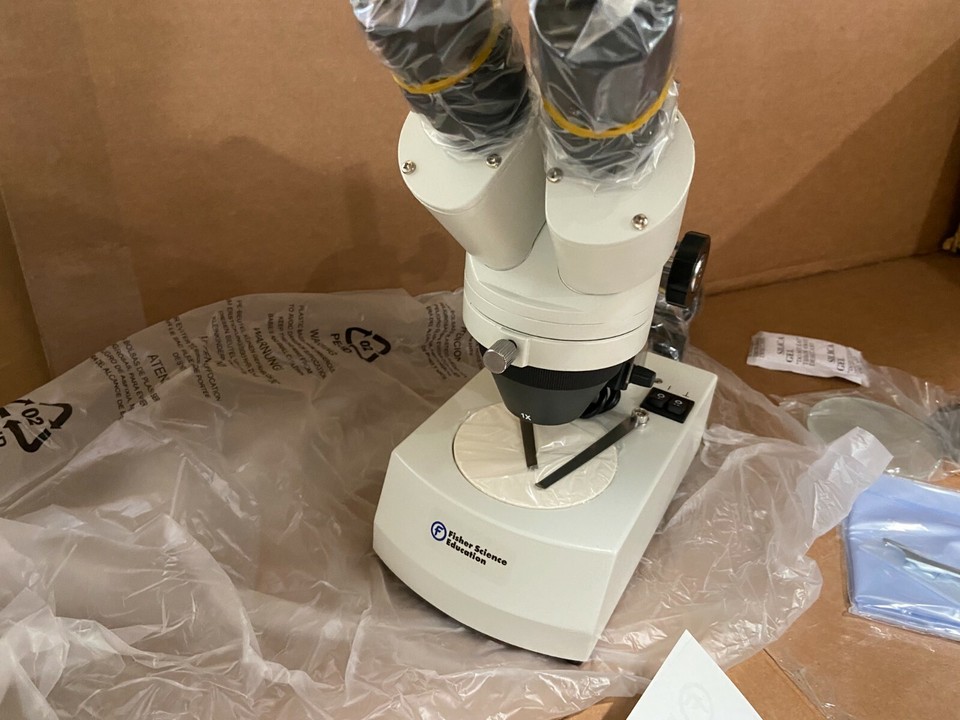 Fisher Scientific 10x-30x Microscope W/ 2 W10x/20 EyePieces New 120v ...