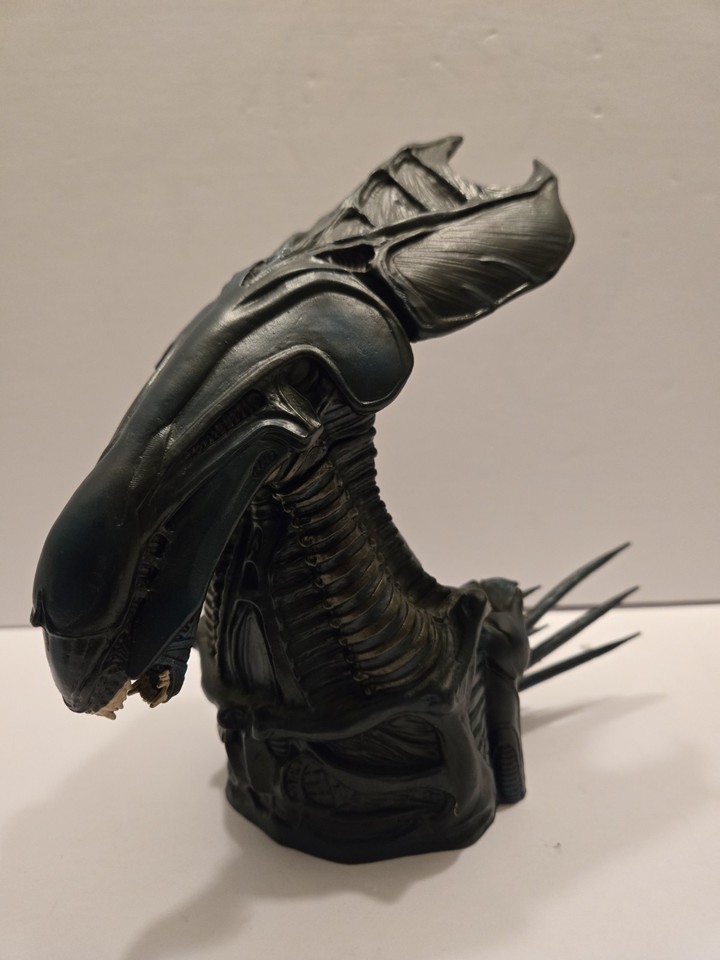 Aliens: Alien Xenomorph Queen Vinyl Bust Coin Bank - BRAND NEW, RARE ...