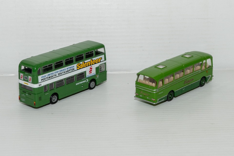 4 x EFE 1:76 Southdown Bus & Coach Models Boxed - 12101 12304 15709 ...