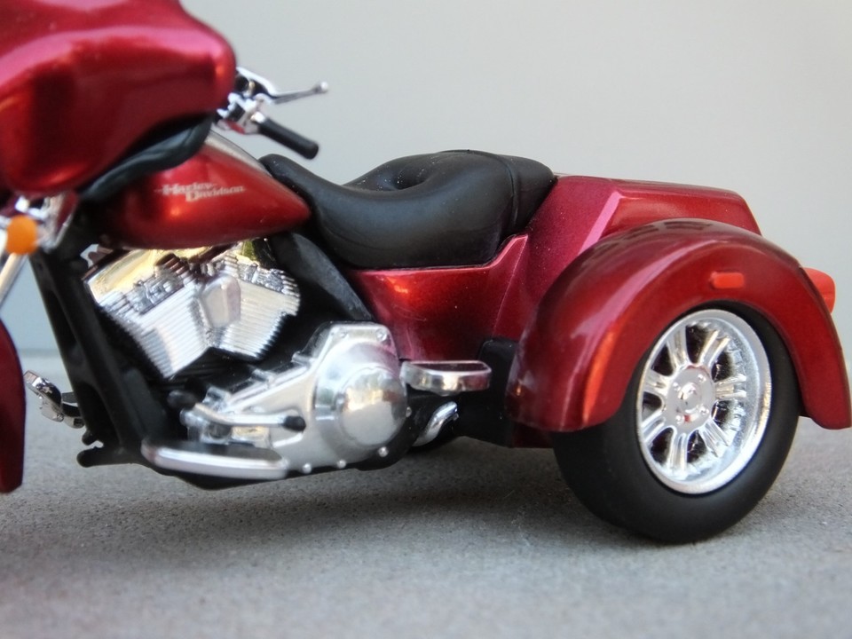 Harley-Davidson 2013 Trike Motorcycle 1/24 Scale G Scale Diorama ...