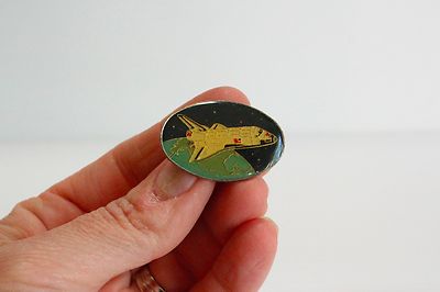 NASA SPACECRAFT PIN, Oval NASA pin, metal enamel pin, USA Spaceship pin ...