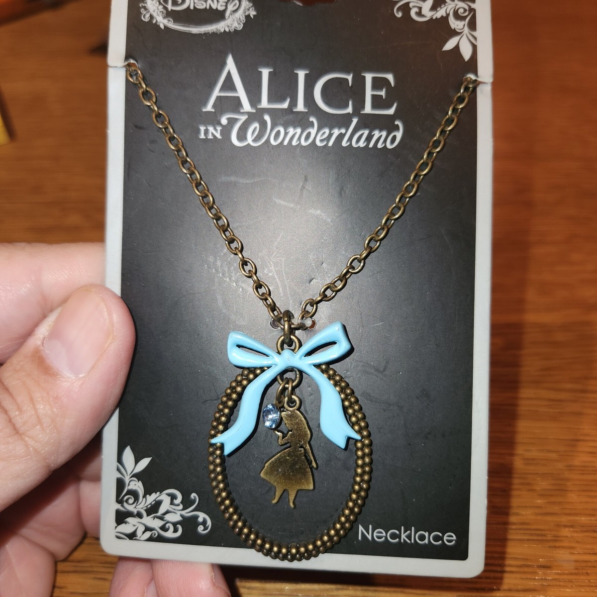 Silueta De Alicia En El País De Las Maravillas De Disney