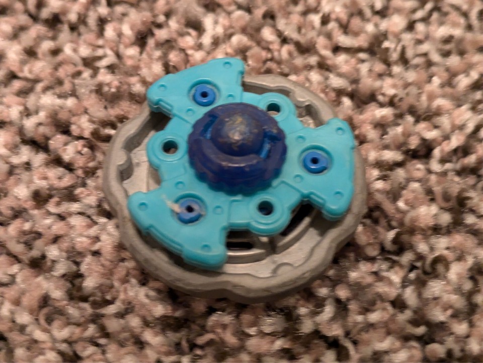 Rock Zurafa R145WB Blue 2 Pack Ver Beyblade HASBRO METAL FURY Legends ...