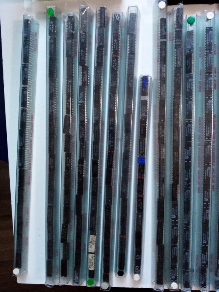 Konvolut elektronische Bauteile neue IC´s TTL 74xx, cmos 40xx, Opto, Op ...