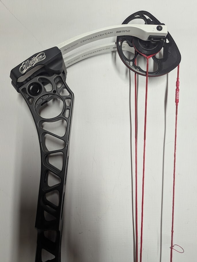 Mathews TRX 38 G2 Stone/White Compound Target Bow! RH 25-31.5" 50-60lb ...