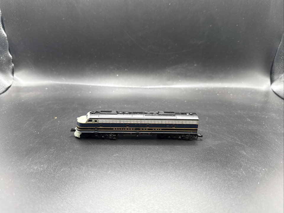 N Scale Life-Like # 7160 Baltimore & Ohio E8 READ F.26 | eBay