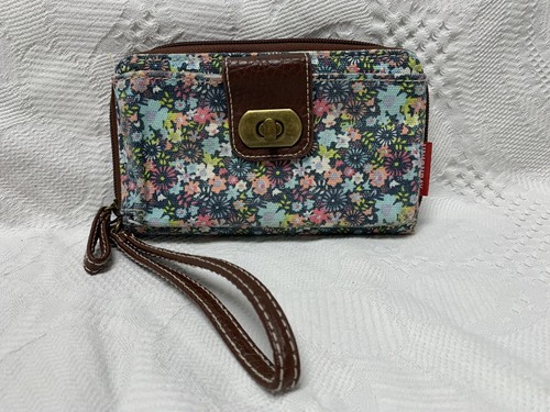 NEW NWOT Union Bay Wild Flowers Wristlet Zip Around Clutch Wallet NICE ...