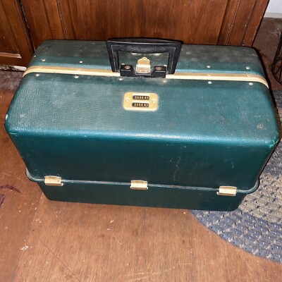 Tackle Boxes - Umco 1000 Tackle Box