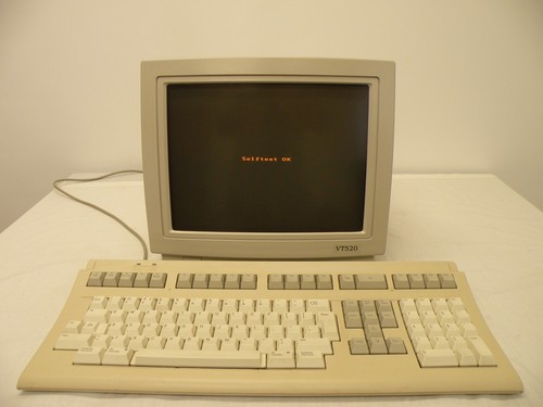 VINTAGE DEC VT520-C6 VIDEO TERMINAL & LK411-AA KEYBOARD NEW CRT ...