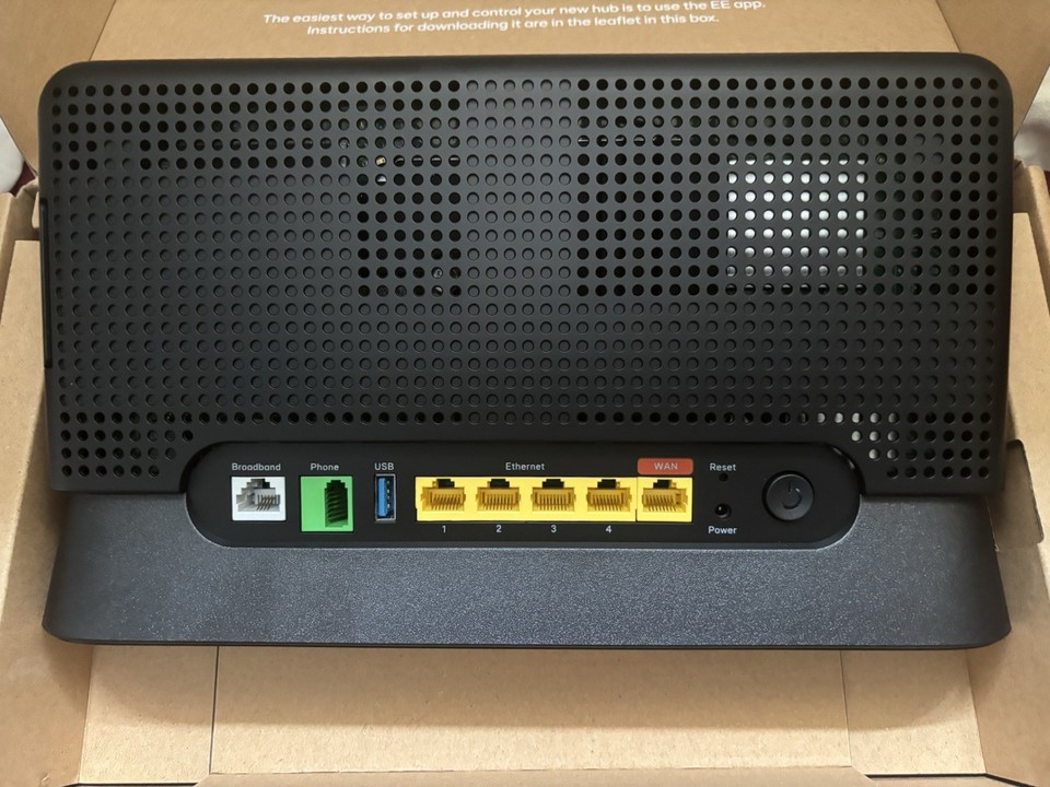 EE Smart Hub Plus Router WiFi 6 SH30A - Latest Model | eBay UK